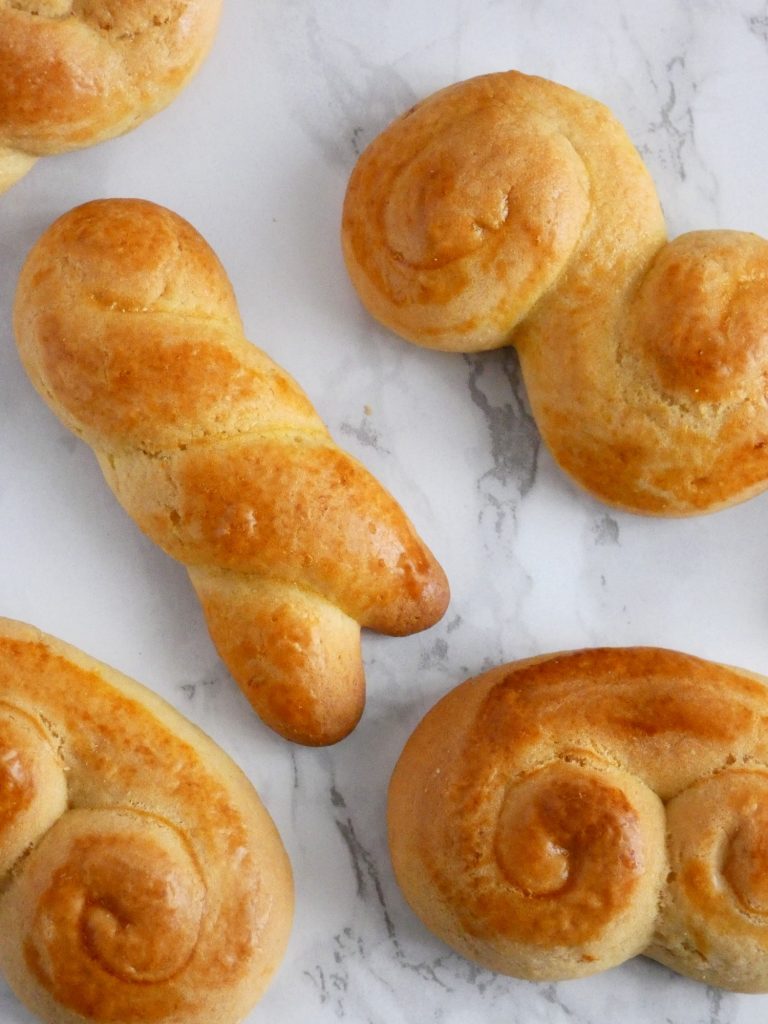 Koulourakia - Greek Easter cookies | my baking saga